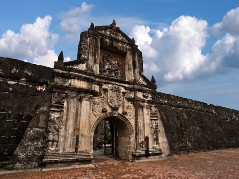 Top 10 historical sites for tourists in the Philippines.